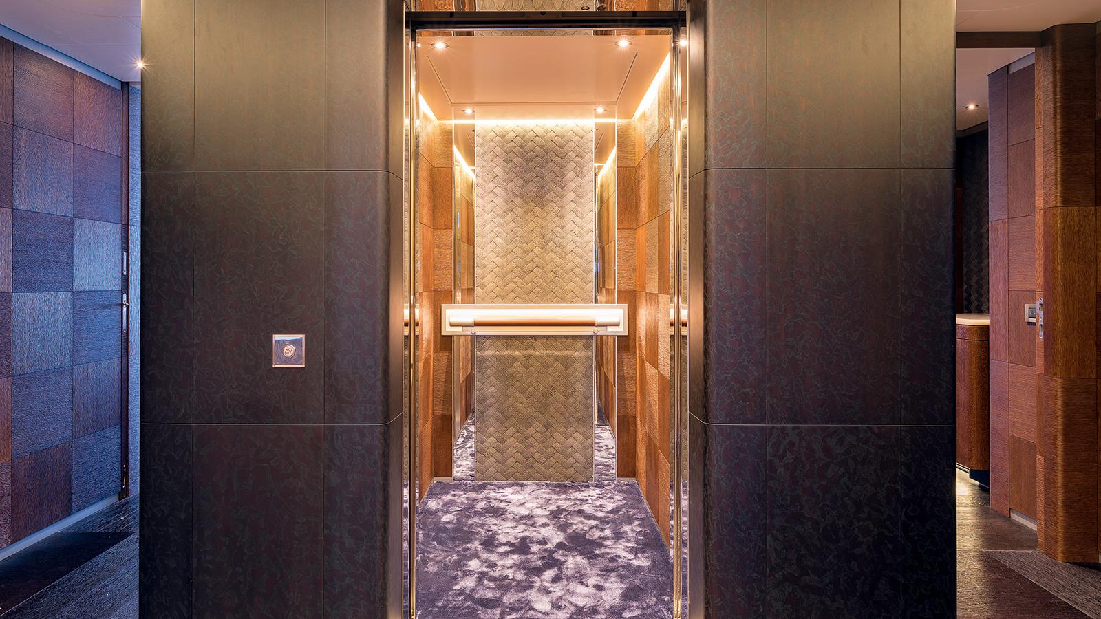 Yacht WHITE RABBIT, Echo Yachts | CHARTERWORLD Luxury Superyacht Charters